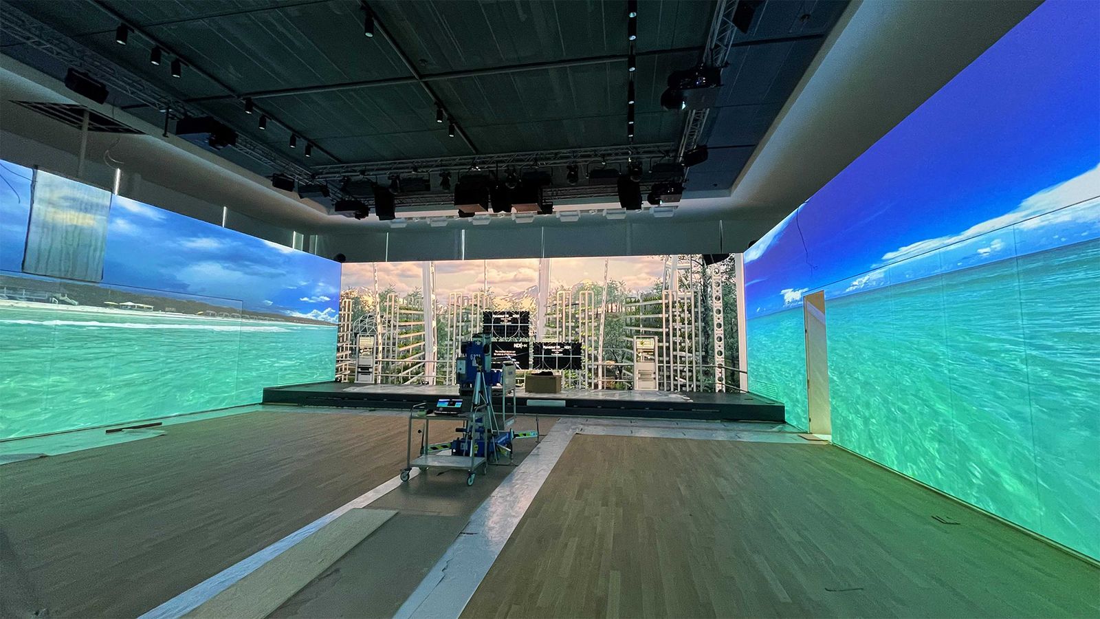 Randstad creates immersive experience center with PIXERA