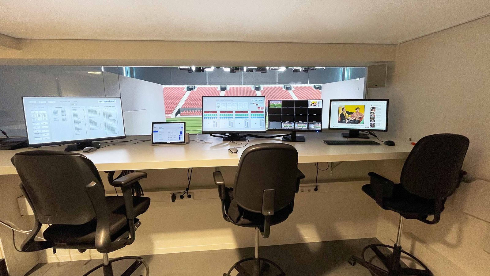 Randstad creates immersive experience center with PIXERA